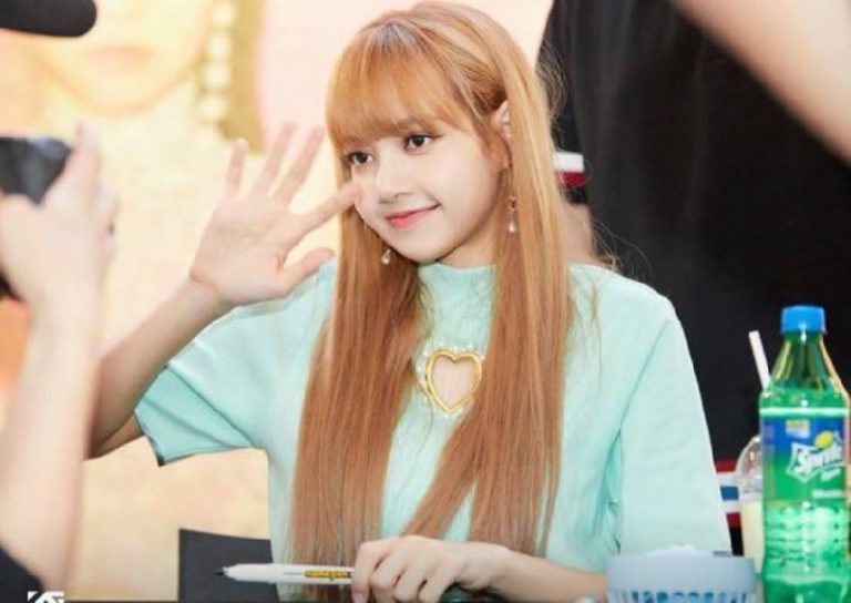 TOP 40+Hình ảnh Lisa đẹp cute và đáng yêu nhất của Blackpink