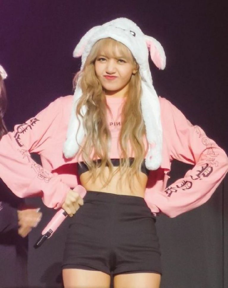 TOP 40+Hình ảnh Lisa đẹp cute và đáng yêu nhất của Blackpink