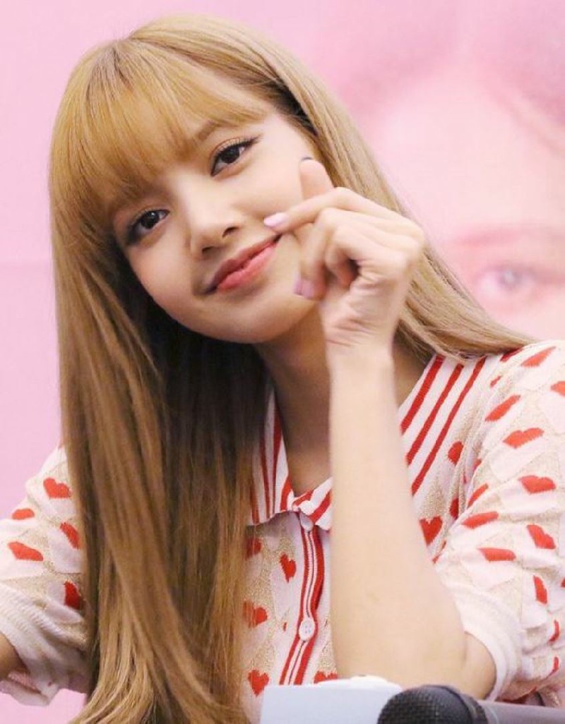 TOP 40+Hình ảnh Lisa đẹp cute và đáng yêu nhất của Blackpink
